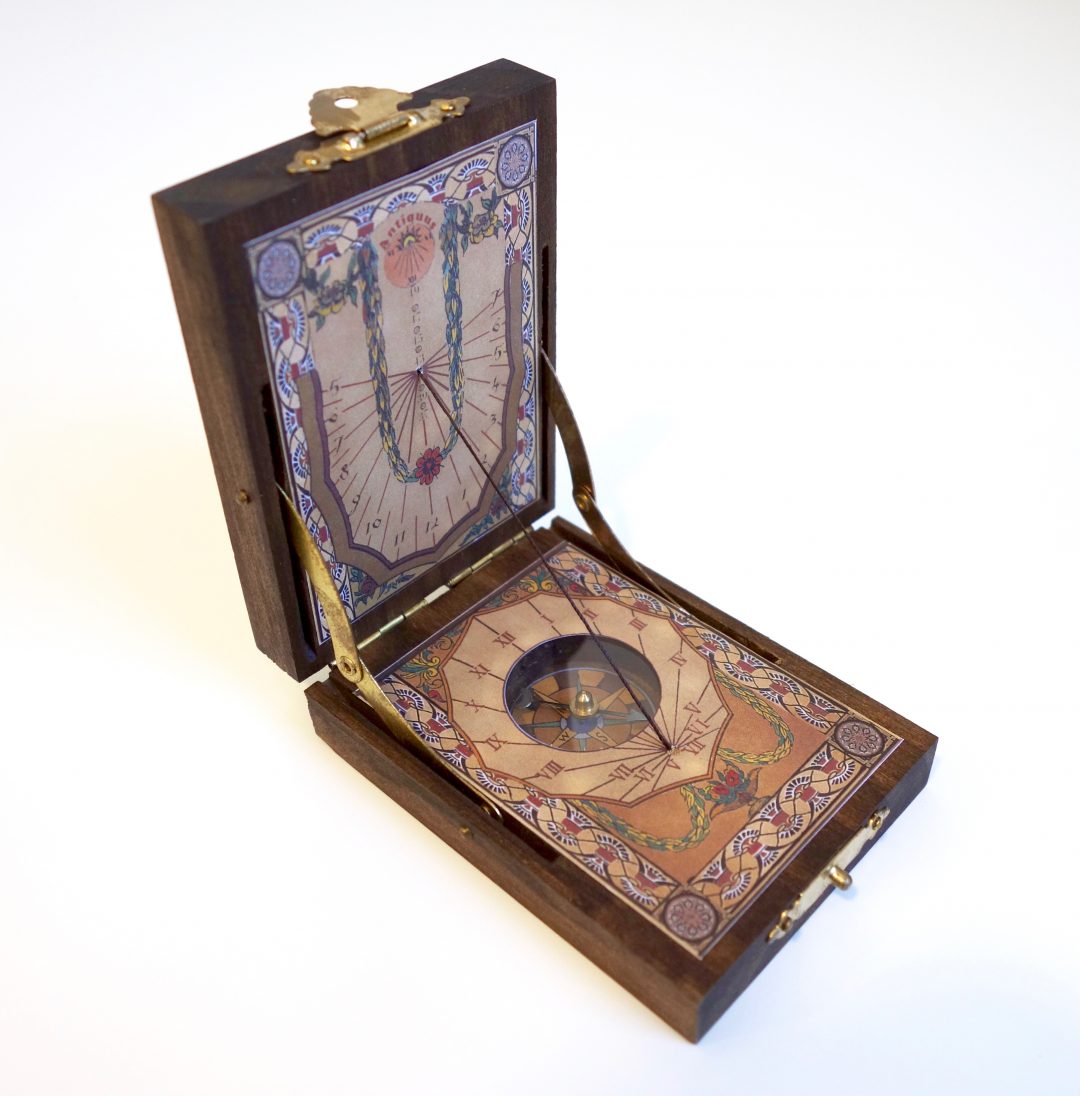 Reloj de Sol horizontal Galileo (cubierta latón) | EXPLORAR EL COSMOS